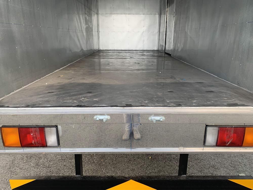 Dịch vụ lót sàn inox xe tải, tư vấn lót inox sàn xe tải tiết kiệm nhất