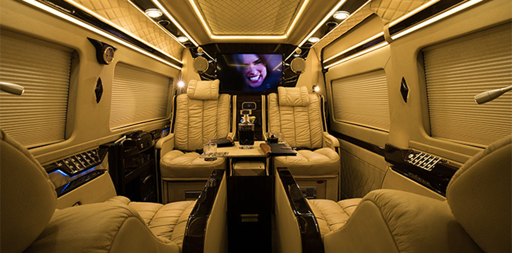 Giá xe Hyundai Solati H350 16 Chỗ và Limousine đời mới 2021